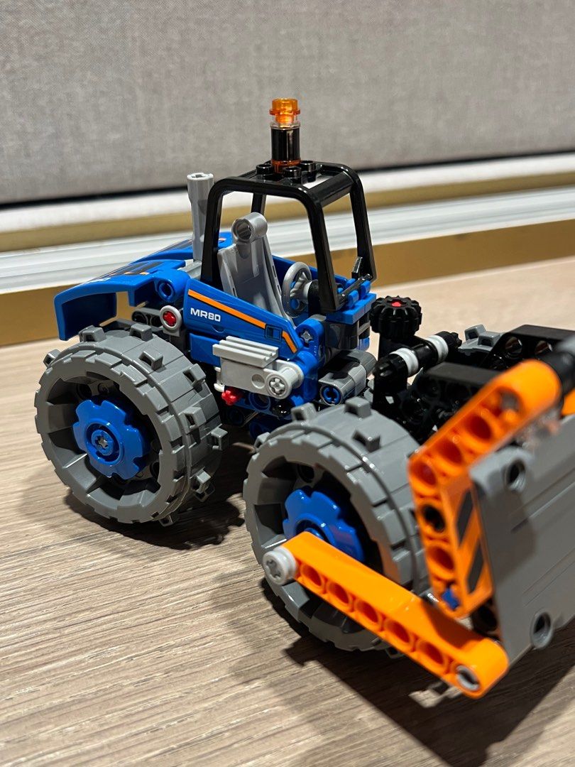 [RETIRED] LEGO Technic Dozer Compactor 42071 [Construction], Hobbies ...