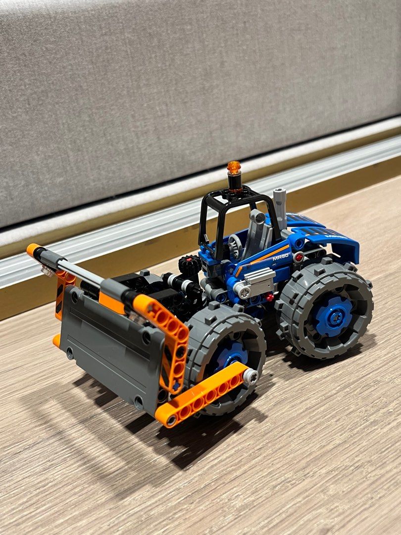 [RETIRED] LEGO Technic Dozer Compactor 42071 [Construction], Hobbies ...