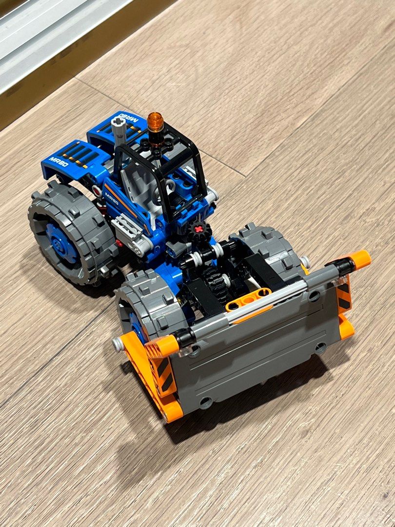[RETIRED] LEGO Technic Dozer Compactor 42071 [Construction], Hobbies ...