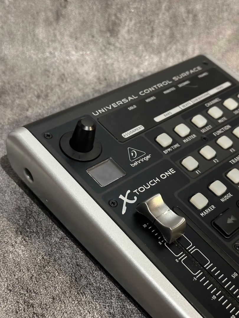 Behringer X-TOUCH ONE (Universal DAW Remote Control / Midi Controller ...