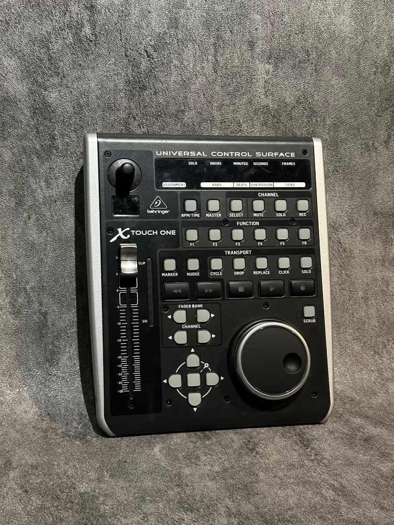 Behringer X-TOUCH ONE (Universal DAW Remote Control / Midi Controller ...