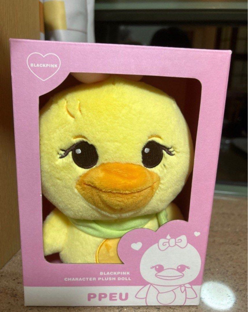 Blackpink Lisa born pink PPEU Lisa 公仔, 興趣及遊戲, 收藏品及紀念品, 韓流 - Carousell