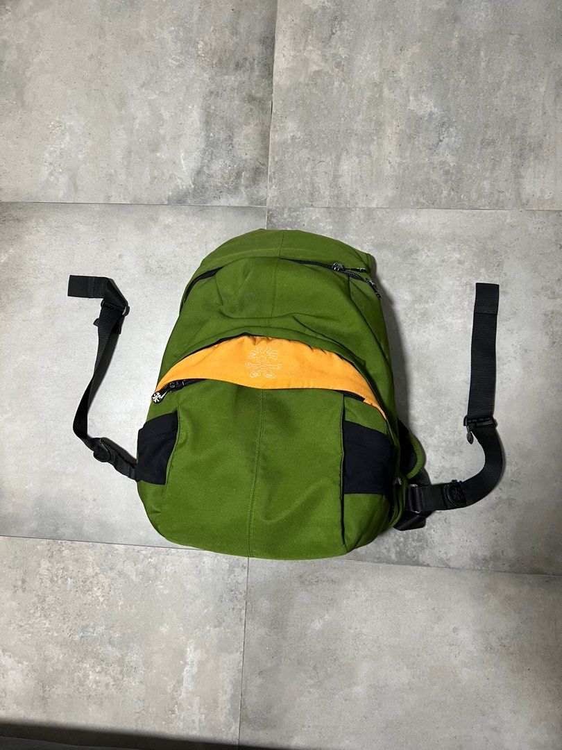 Crumpler Green Camera and laptop bag pack haversack, Men's Fashion ...