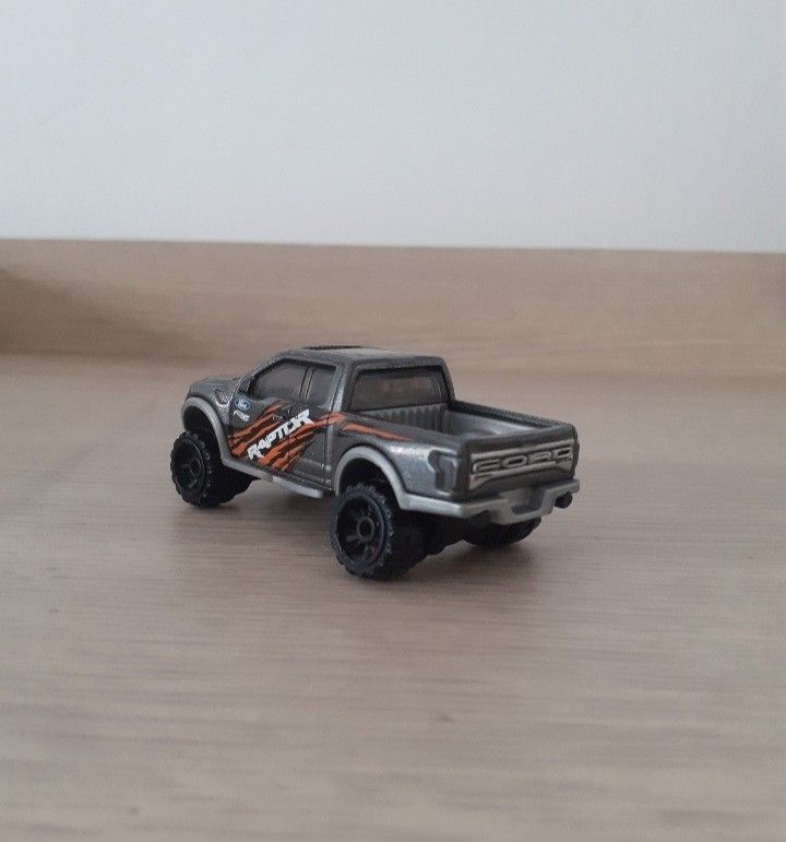 Diecast Hotwheels Ford F-150 Raptor, Toys & Collectibles, Mainan di Carousell