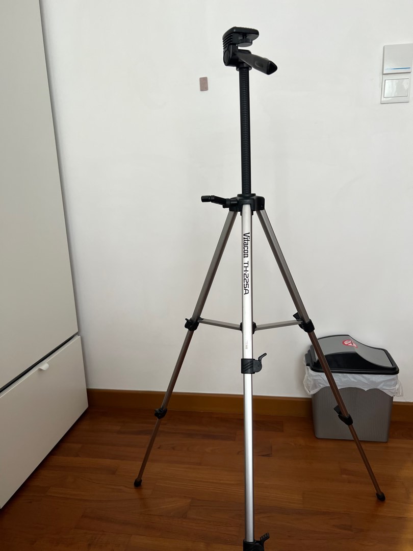 Dslr camera tripod fully extended heigh 1.2 m, Photography, Photography ...