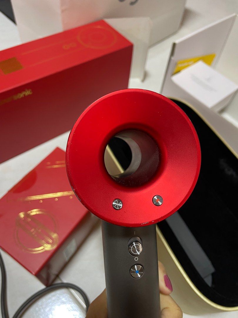 Dyson supersonic hairdryer (red), Beauty & Personal Care, Hair on Carousell