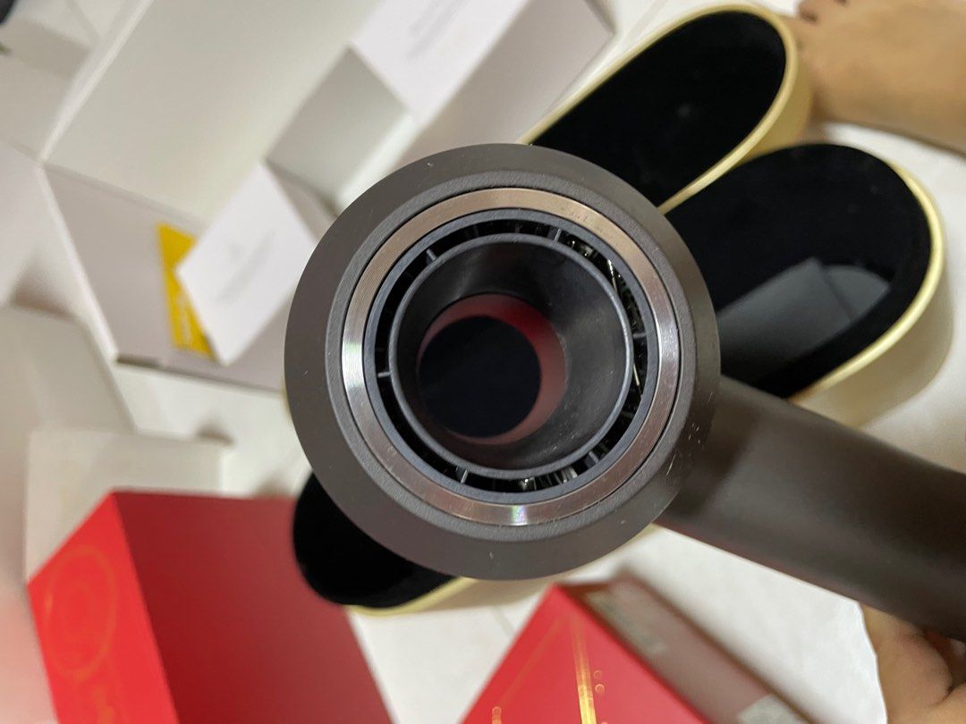 Dyson supersonic hairdryer (red), Beauty & Personal Care, Hair on Carousell