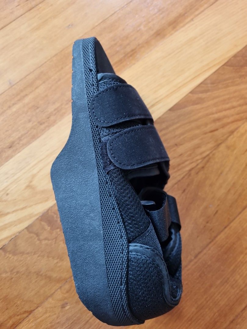 Forefoot offloading shoe, Health & Nutrition, Assistive & Rehabilatory ...