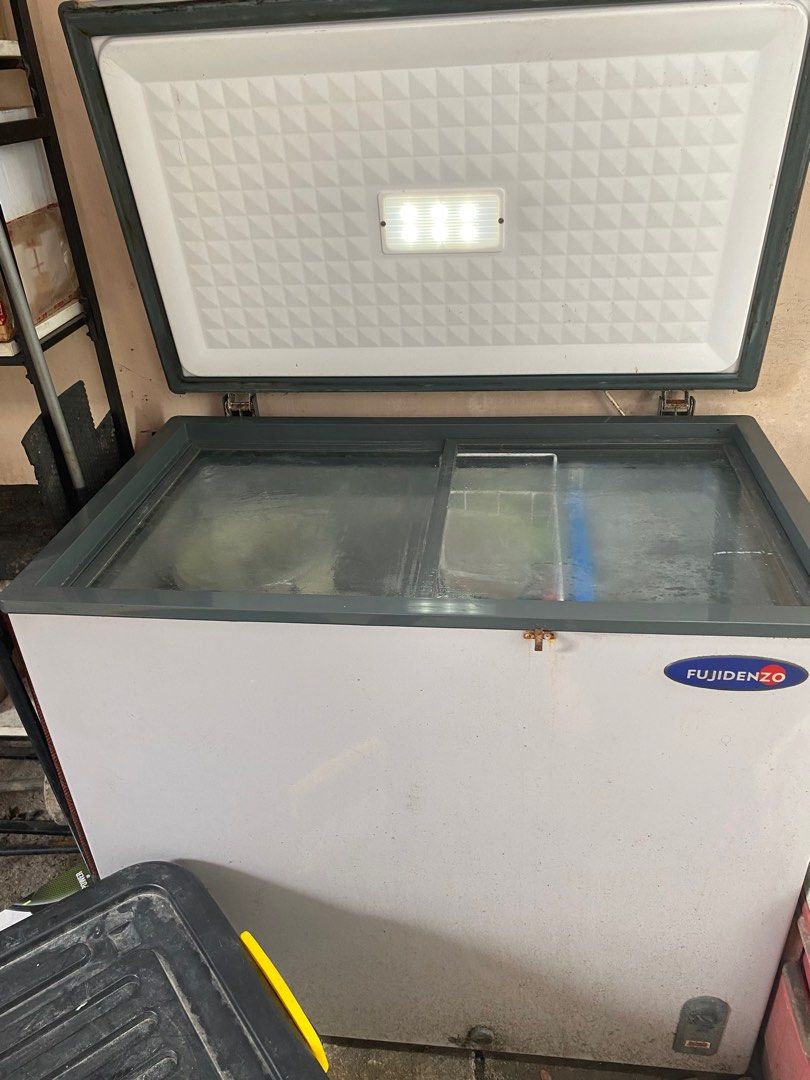 Fujidenzo Dual Function Chest Freezer, TV & Home Appliances, Kitchen ...