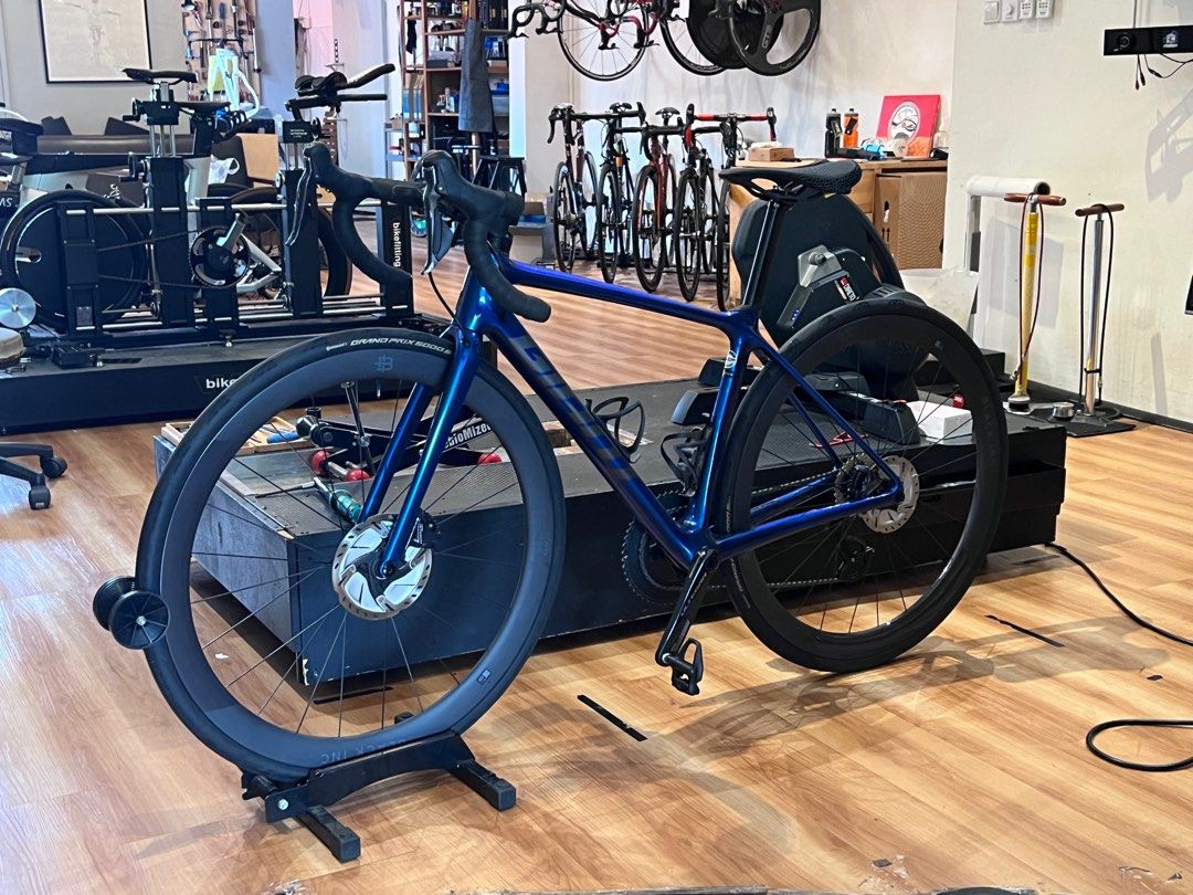 Giant TCR Advance Pro 0 - Ultegra Di2 with PM, Sports Equipment ...