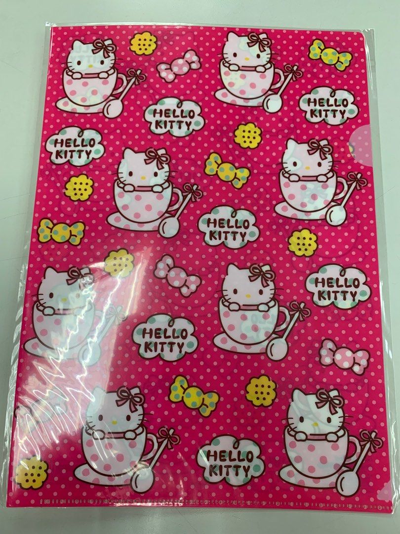 Hello kitty 絕版A4 file $20@（全要8折）, 興趣及遊戲, 手作＆自家設計, 文具 - Carousell