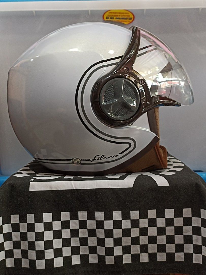 Helm Motor Grand Vilano Original, Fesyen Wanita, Aksesoris di Carousell