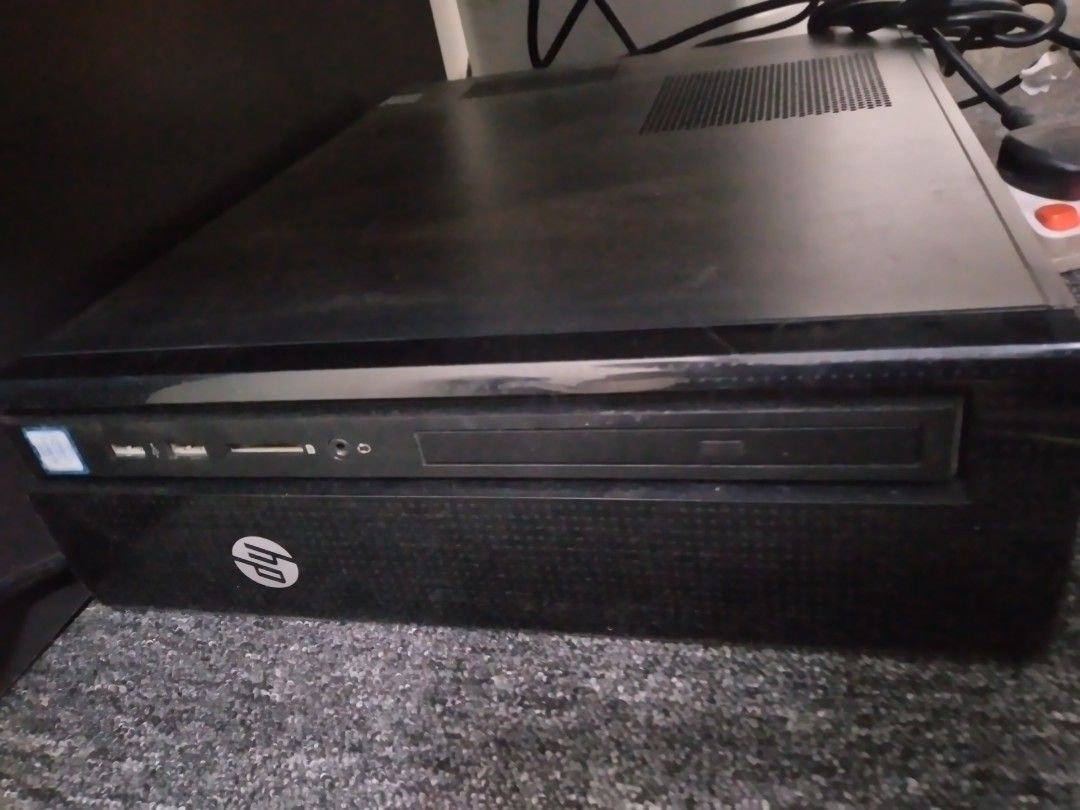 HP desktop complete set with two monitors, mouse and wireless keyboard ...