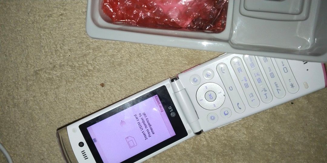 LG LOLLIPOP Gd580 Rare Item on Carousell