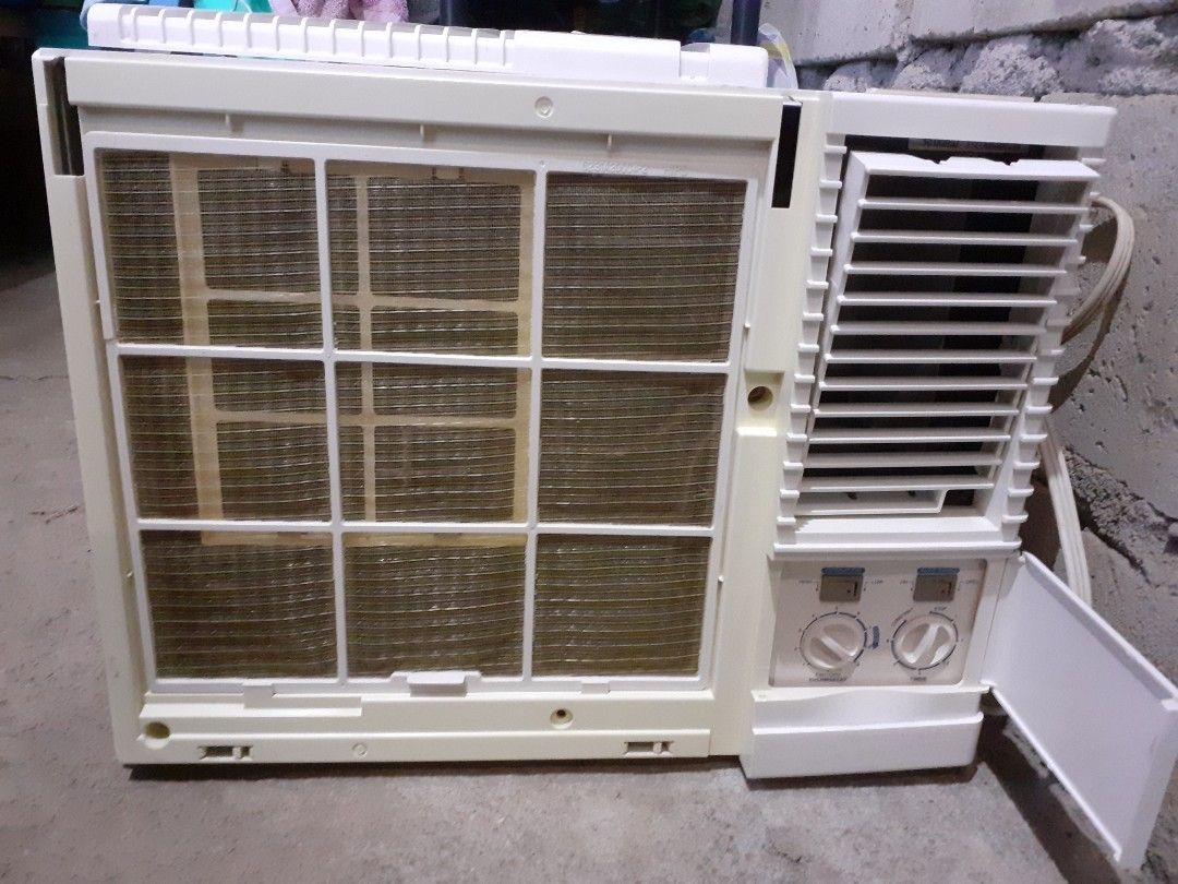 LG WINDOW TYPE AIRCON 1HP, TV & Home Appliances, Air Conditioning and ...
