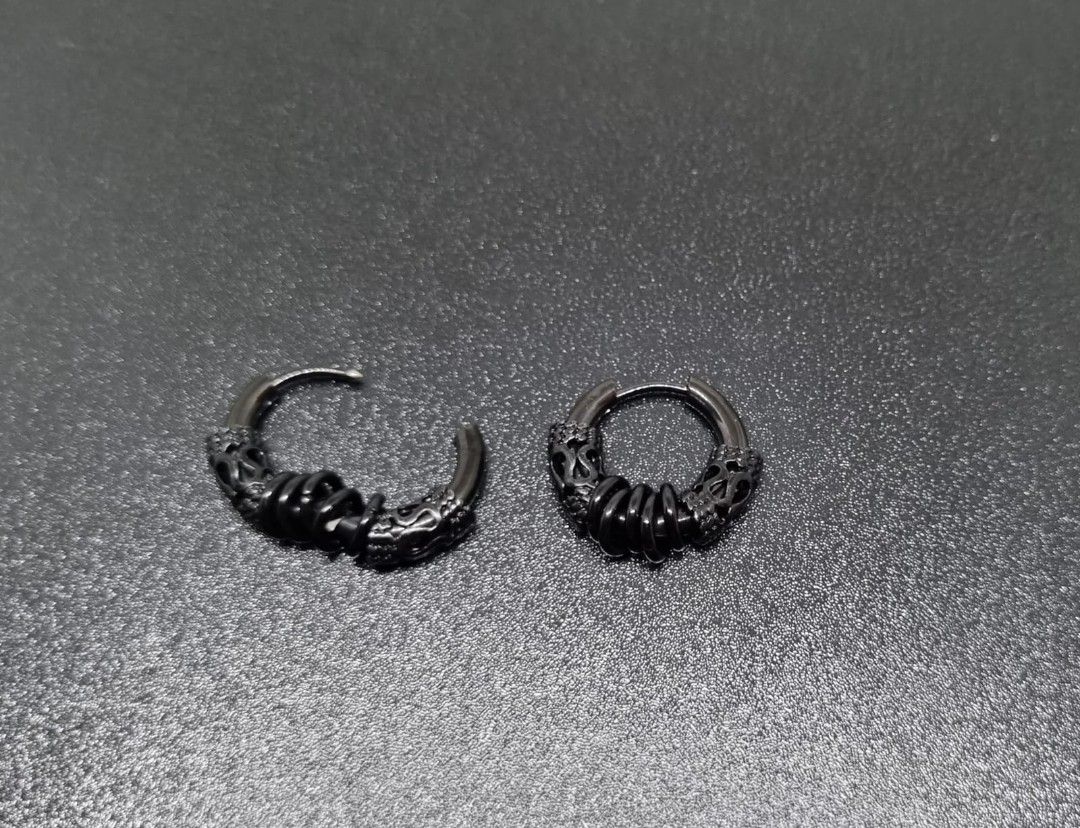 Men K-pop Black Stainless Steel Round Loop Earrings, Men's Fashion ...