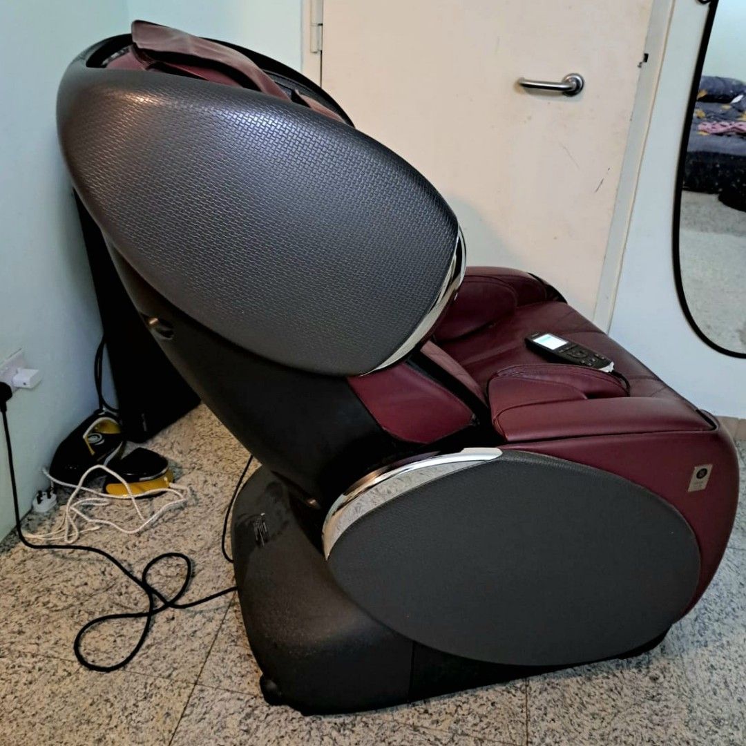 Osim uMagic massage chair, Health & Nutrition, Massage Devices on Carousell