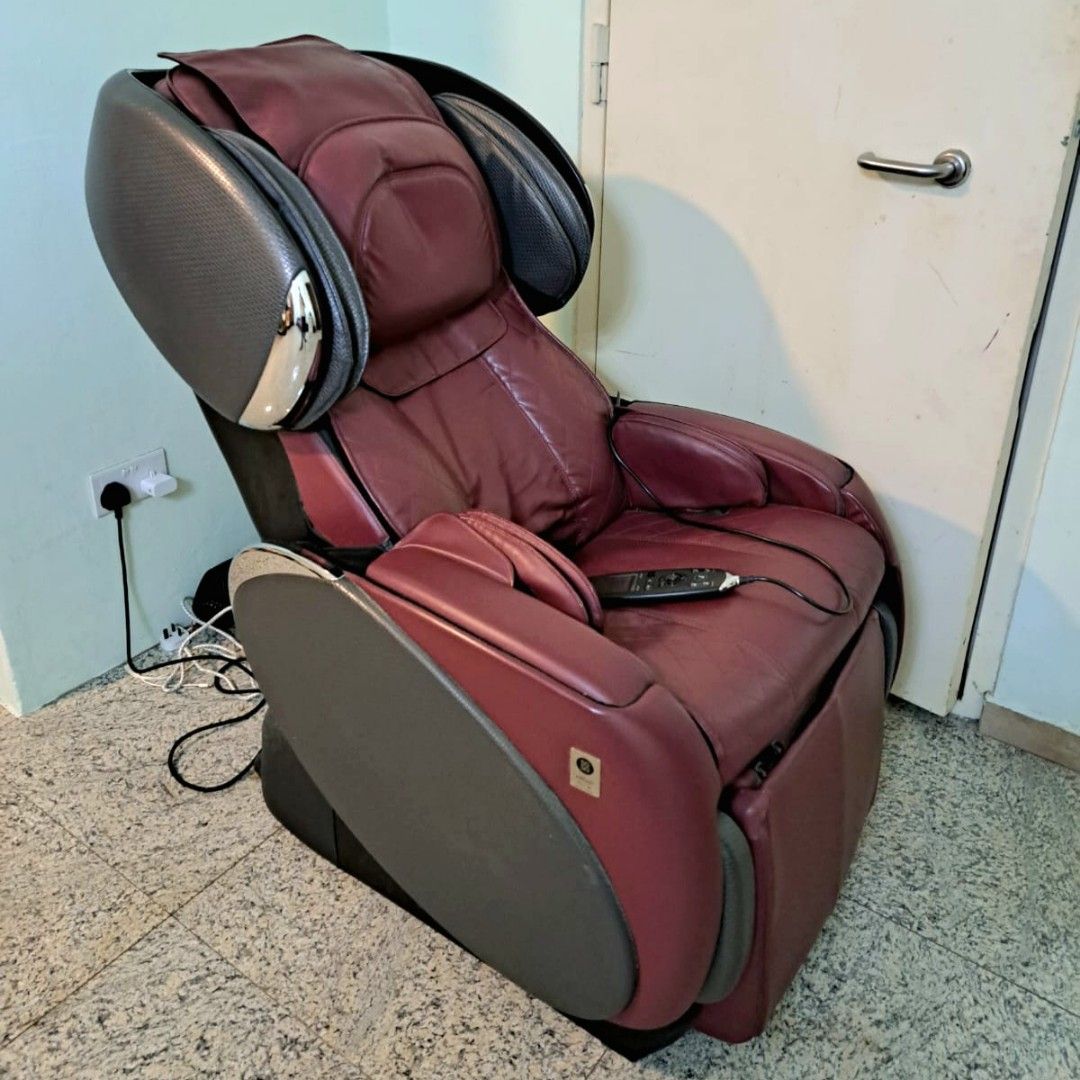 Osim uMagic massage chair, Health & Nutrition, Massage Devices on Carousell