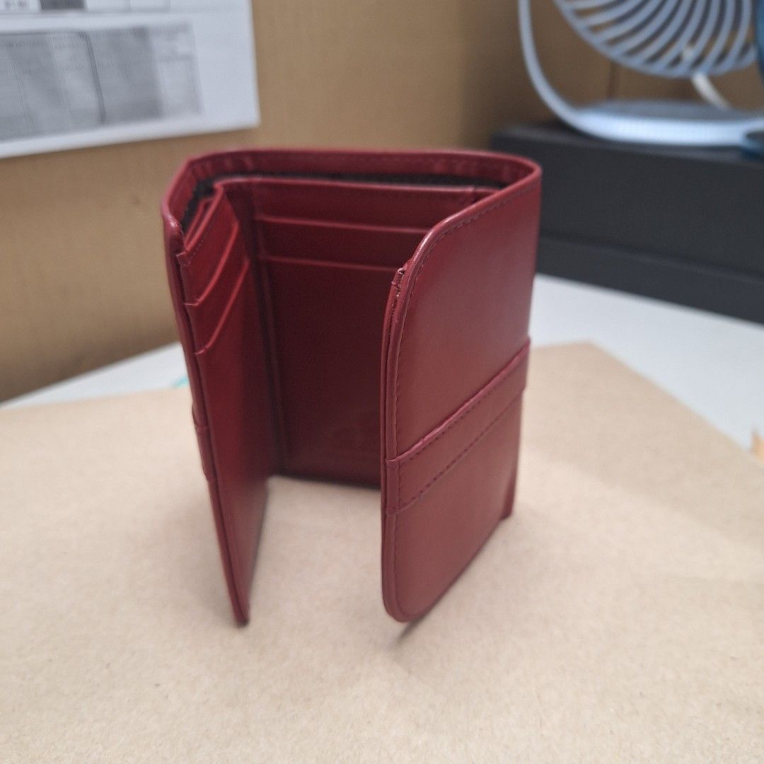 Pabder Women's Wallet on Carousell