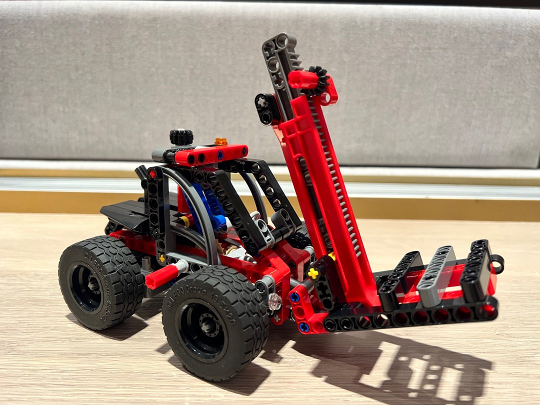 [RETIRED] LEGO Technic Telehandler 42061 (ALT BUILT FORKLIFT), Hobbies ...
