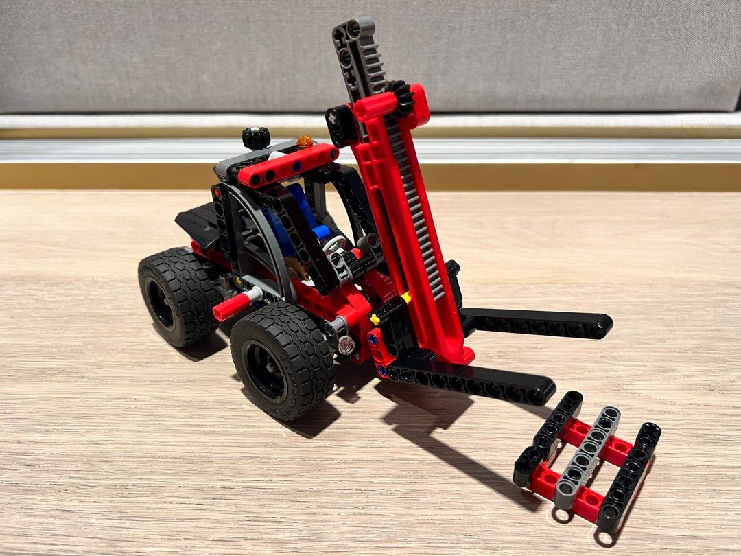 [RETIRED] LEGO Technic Telehandler 42061 (ALT BUILT FORKLIFT), Hobbies ...