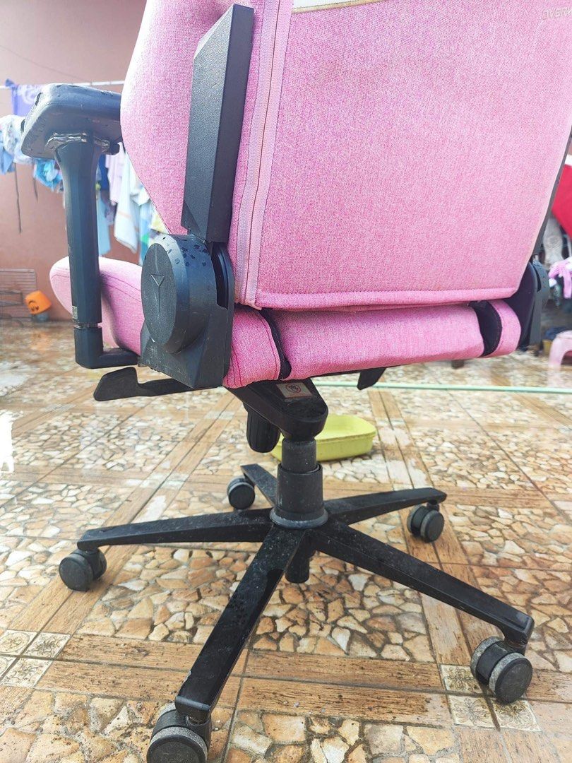 Secret lab d.va gaming chair, Furniture & Home Living, Furniture ...