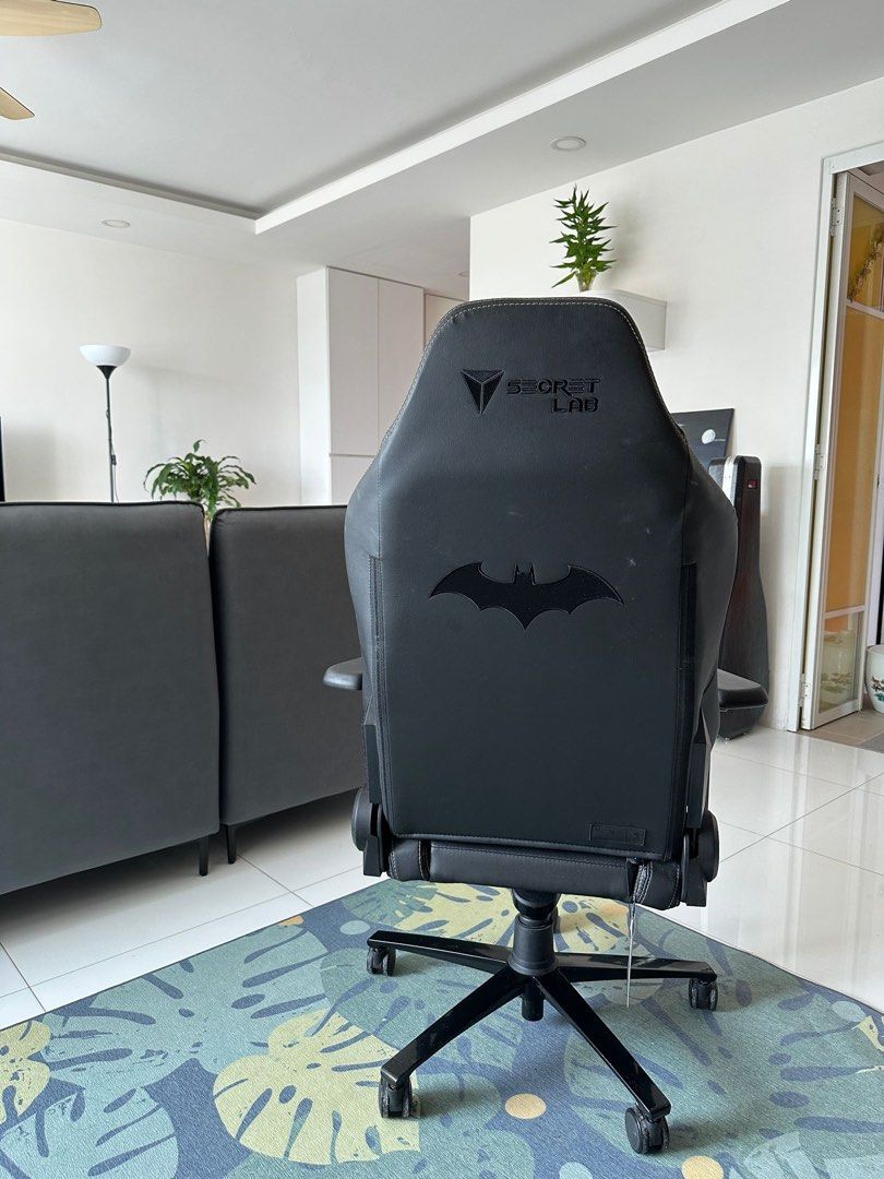 Secretlab Omega 2020 Batman Dark Knight, Furniture & Home Living ...