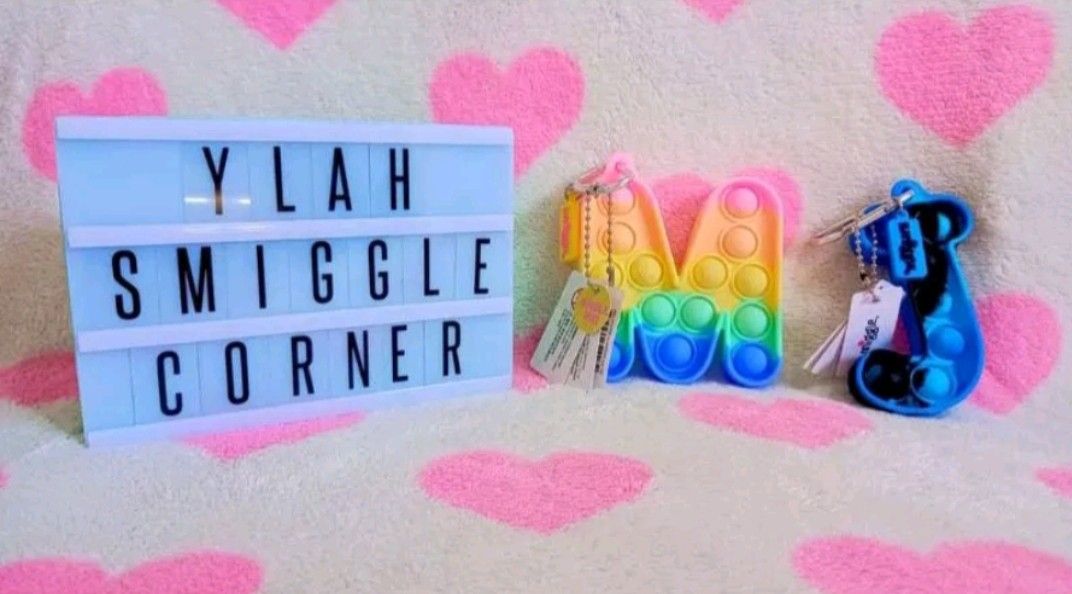 Smiggle keychain on Carousell