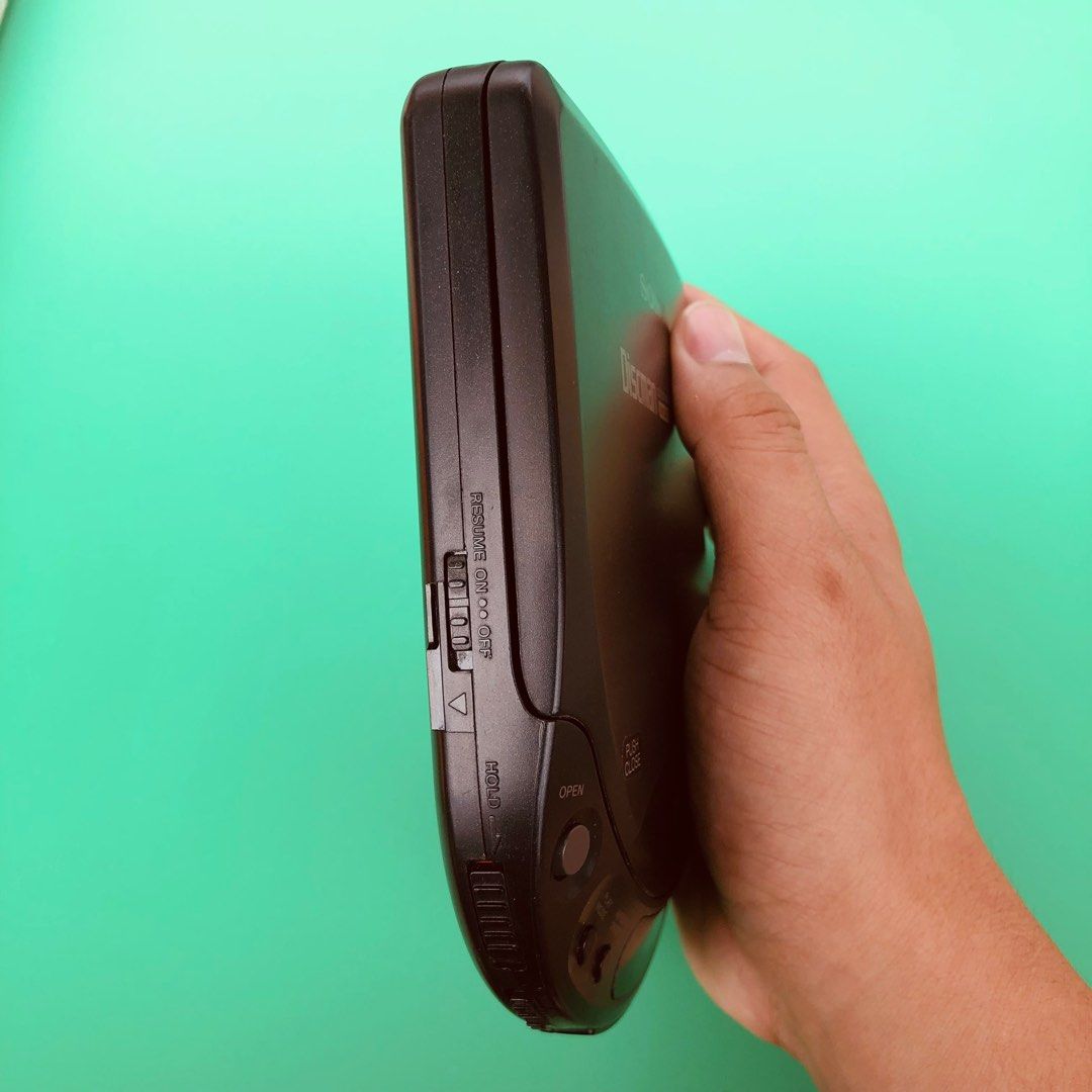 Sony Discman Walkman Portable Compact CD player Model | D-225CR, Hobbies & Toys, Music & Media ...