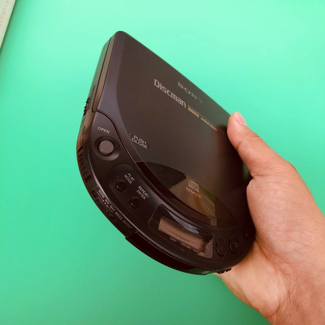 Sony Discman Walkman Portable Compact CD player Model | D-225CR, Hobbies & Toys, Music & Media ...