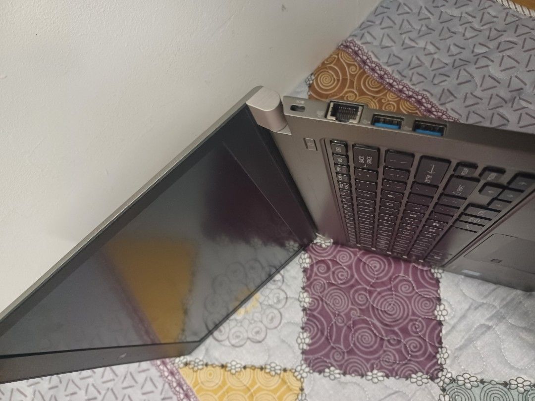 Toshiba portage i5 processor 8th gen nothing issue 256gb 8gb too slim model lite weight. Come ...