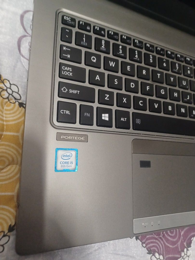 Toshiba portage i5 processor 8th gen nothing issue 256gb 8gb too slim model lite weight. Come ...