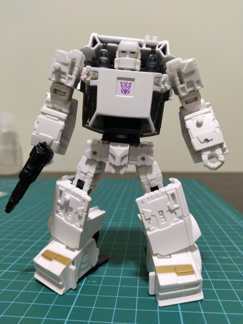 Transformers WFC Earthrise Deluxe Class Runamuck WFC-E37, Hobbies & Toys, Toys & Games on Carousell