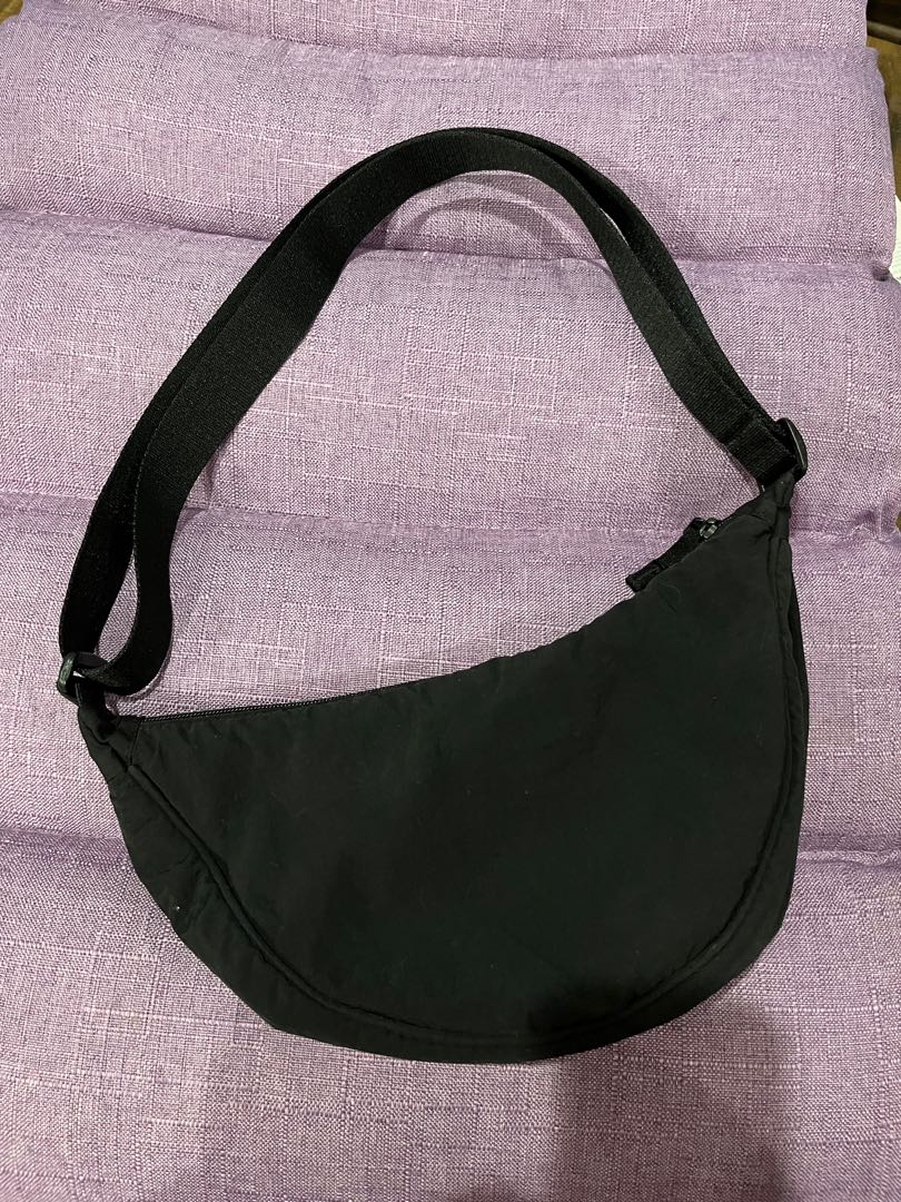 Uniqlo Dumpling Nylon Bag - Black on Carousell