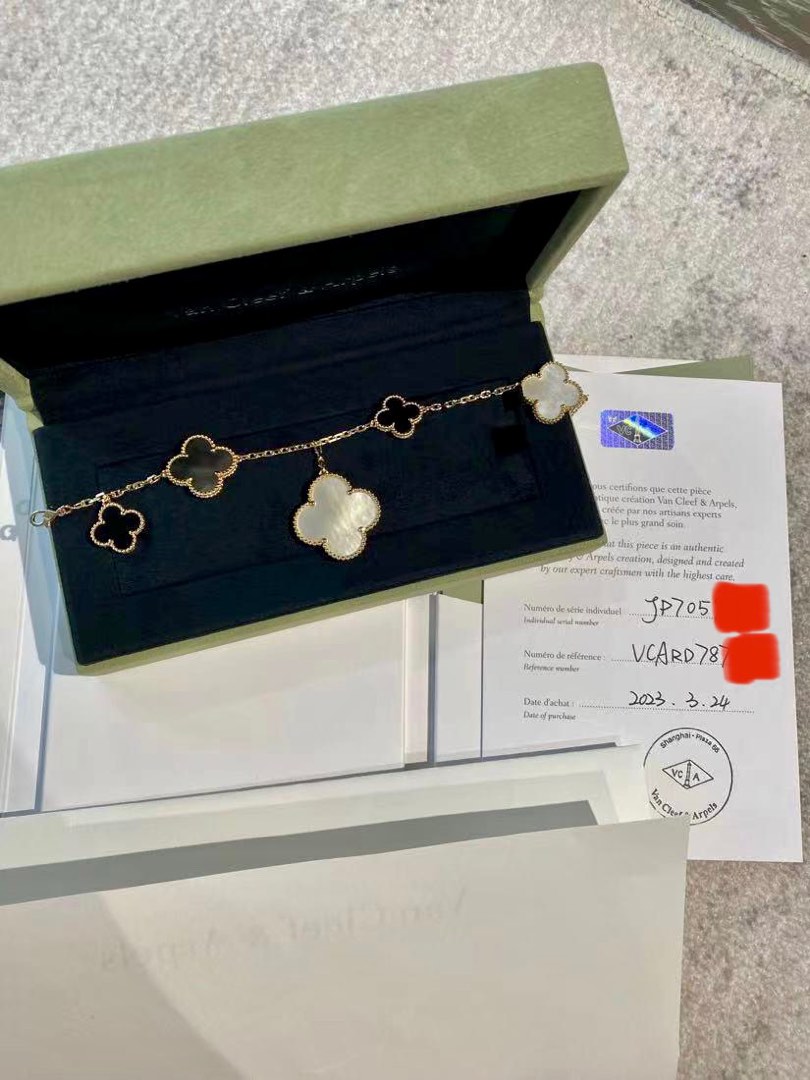 VCA Magic Alhambra 5 Motif, Luxury, Accessories on Carousell