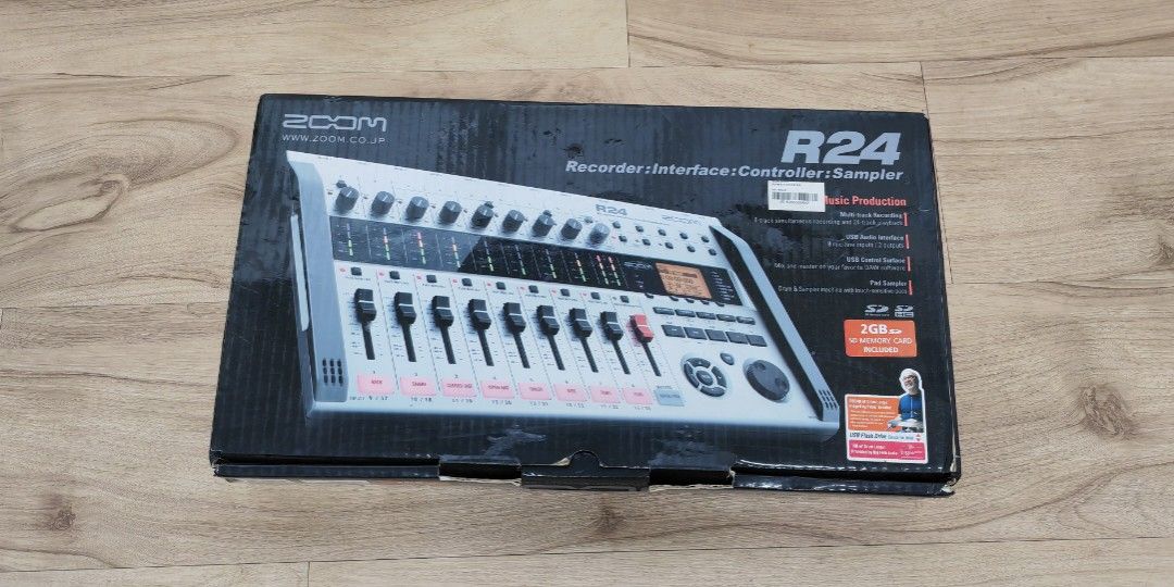 ZOOM R24, Hobbies & Toys, Music & Media, Musical Instruments on Carousell