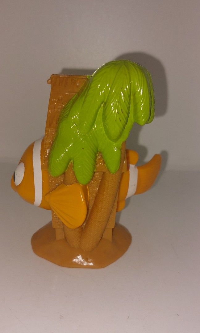 2004 Disney Pixar Finding Nemo Mcdonald's Happy Meal Tiki Hut Nemo ...