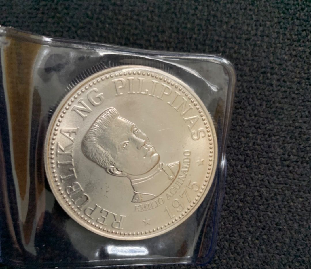 25 Piso Emilio Aguinaldo Silver commemorative coin with luster, Hobbies ...