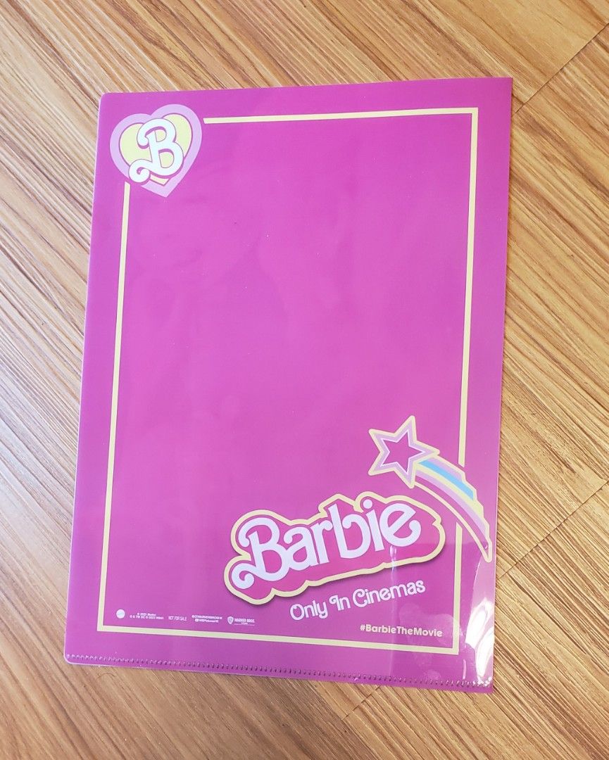 全新Barbie A4 size file, 興趣及遊戲, 手作＆自家設計, 文具 - Carousell