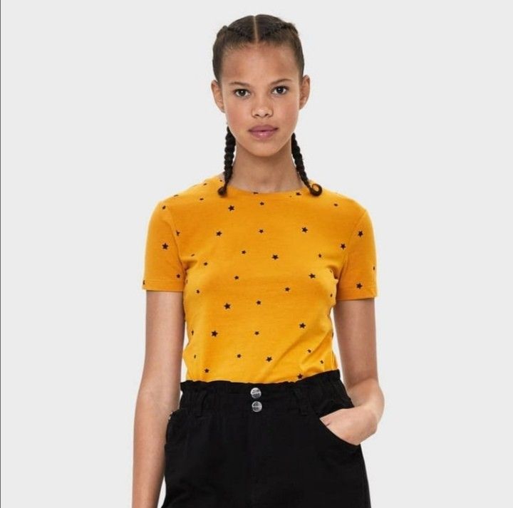 Bershka mustard stars, Women's Fashion, Tops, Shirts on Carousell