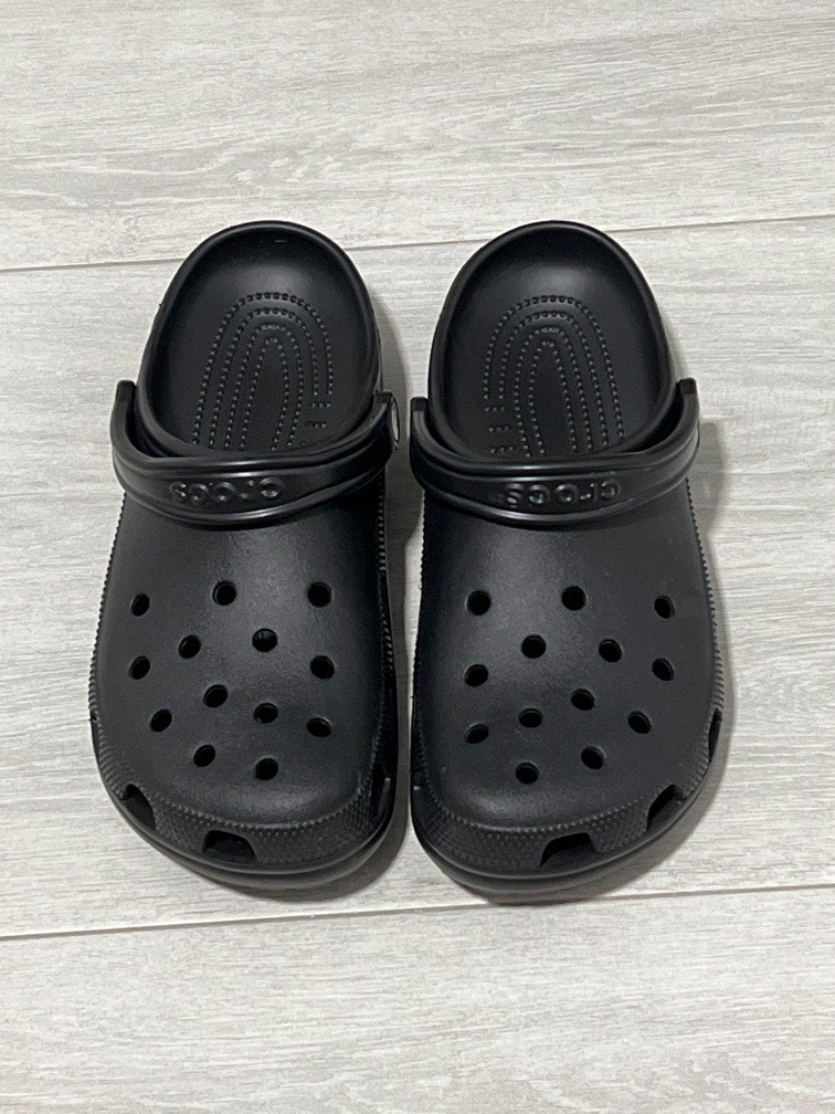 Black crocs, Men's Fashion, Footwear, Flipflops and Slides on Carousell