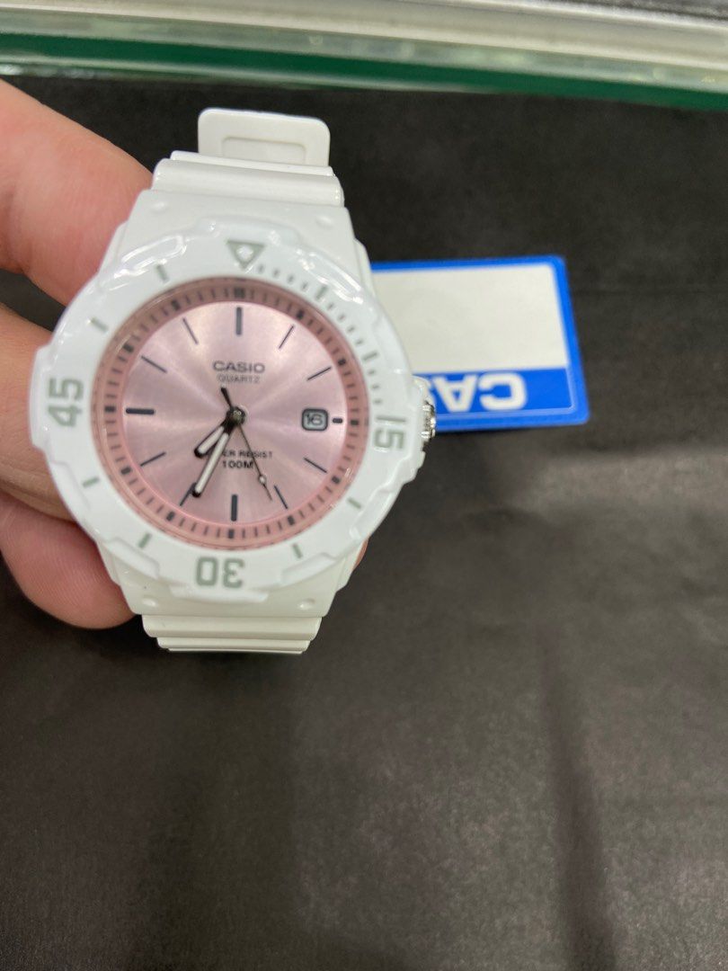 CASIO 卡西歐 潛水風格為概念的(女錶) 日期顯示窗(粉紅面) LRW-200H-4E3, 她的時尚, 手錶及配件, 手錶在旋轉拍賣