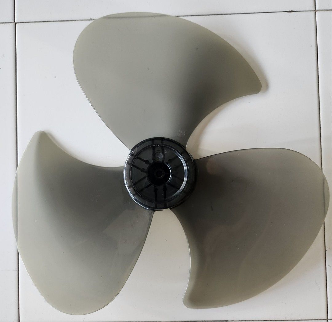 Fan Blade 16-inch, Everything Else on Carousell