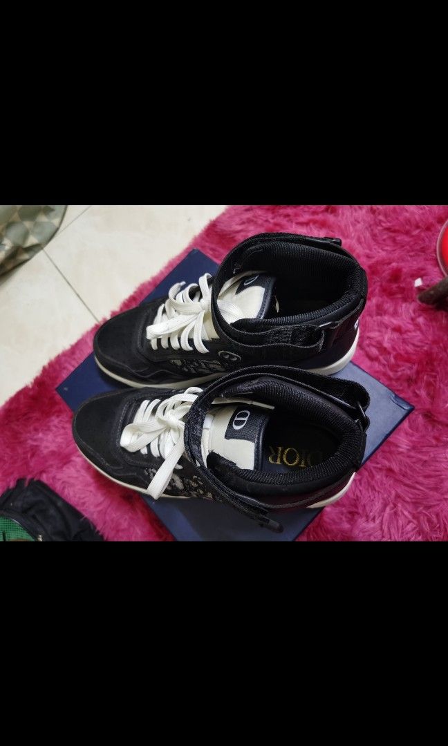 Gundam&Shoes prelove/bundle, Men's Fashion, Footwear, Sneakers on Carousell