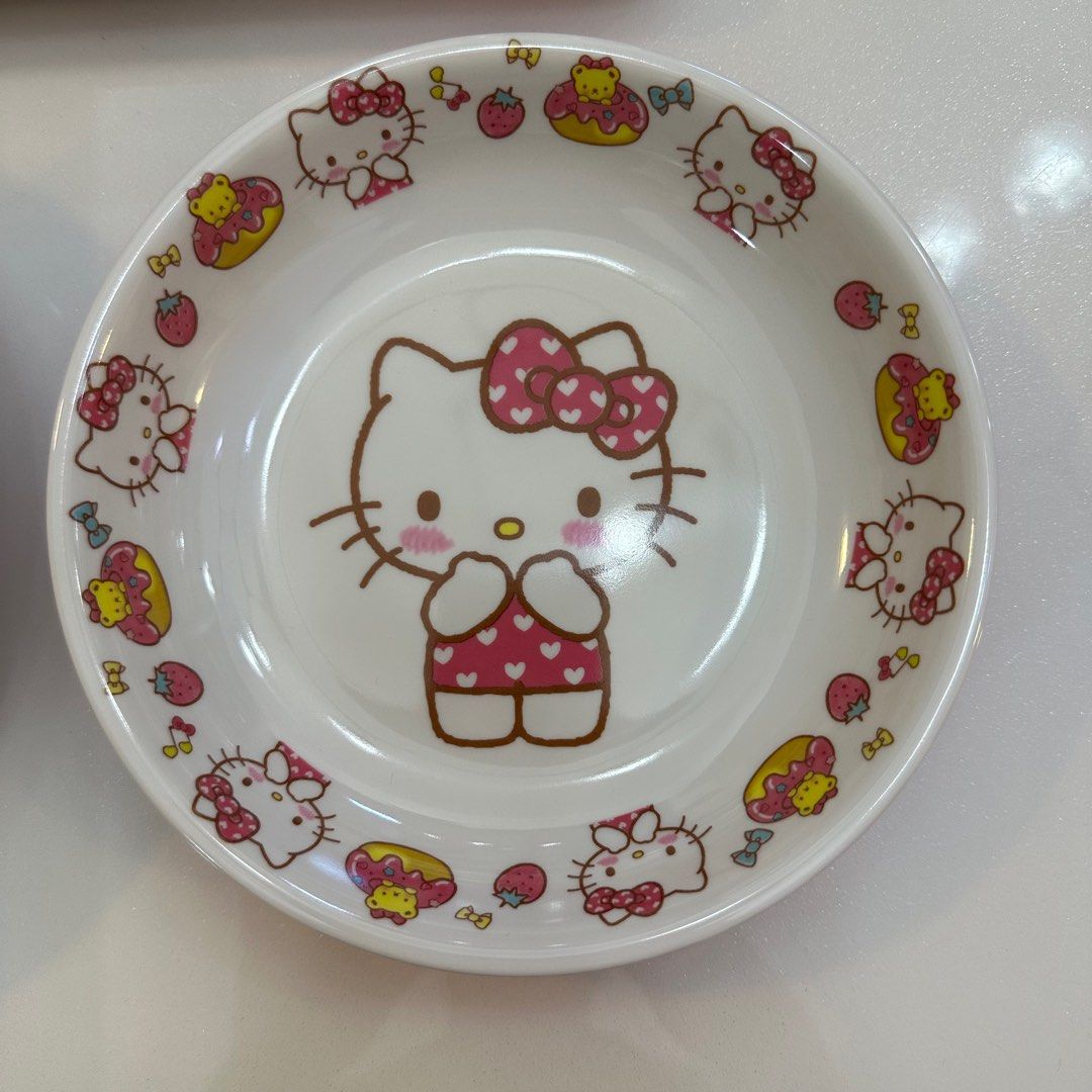 Hello Kitty Plates, Furniture & Home Living, Kitchenware & Tableware ...