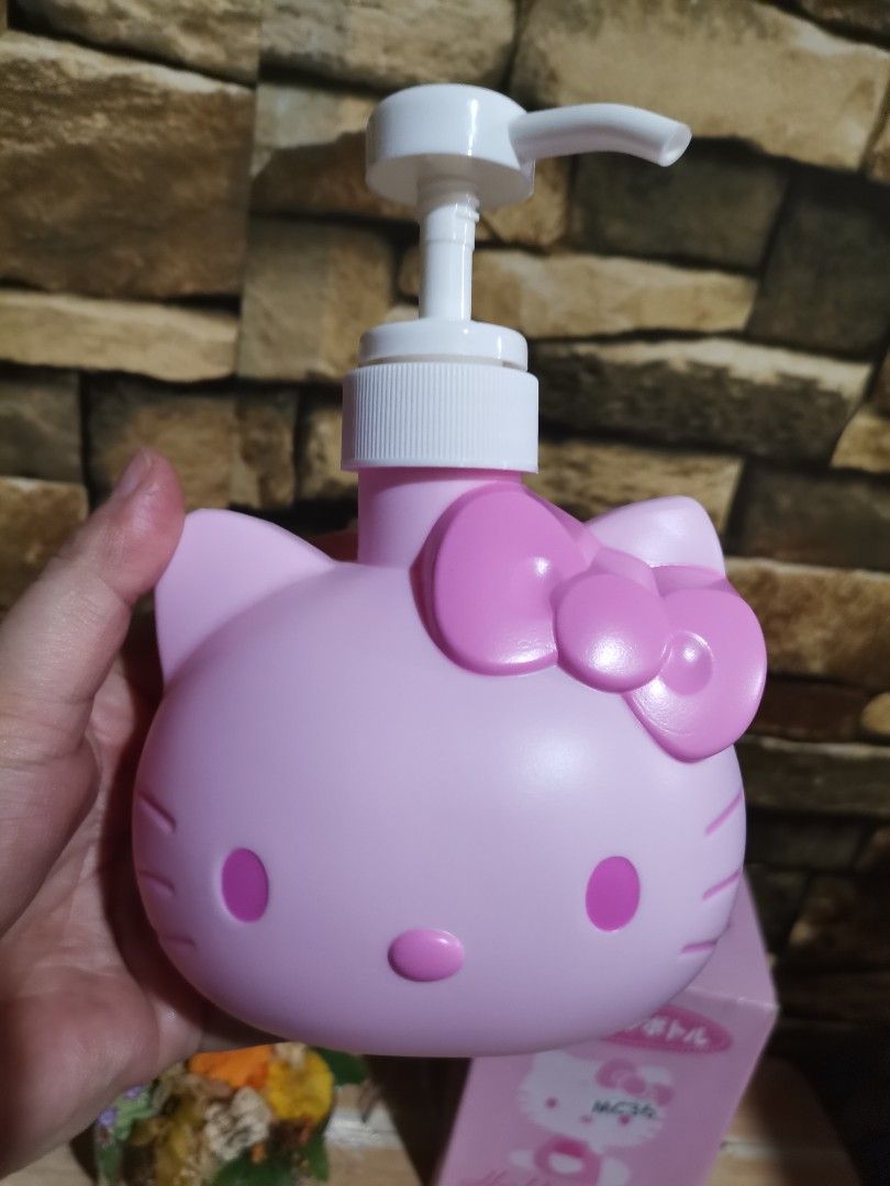 Hello kitty Pump bottle (500ml) on Carousell