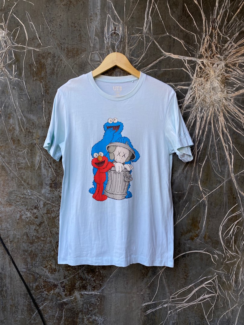 KAWS x Uniqlo x Sesame Street Companion Trash Can Tee, Fesyen Pria ...