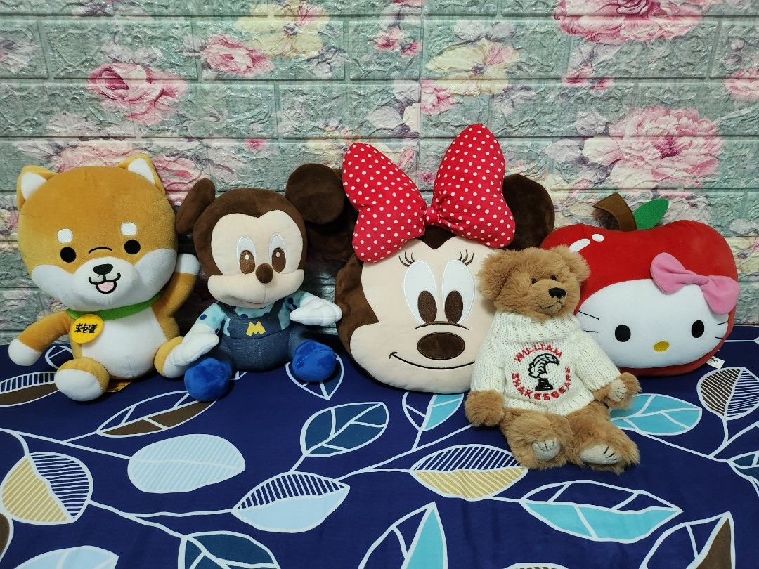 Mickey mouse hello kitty on Carousell