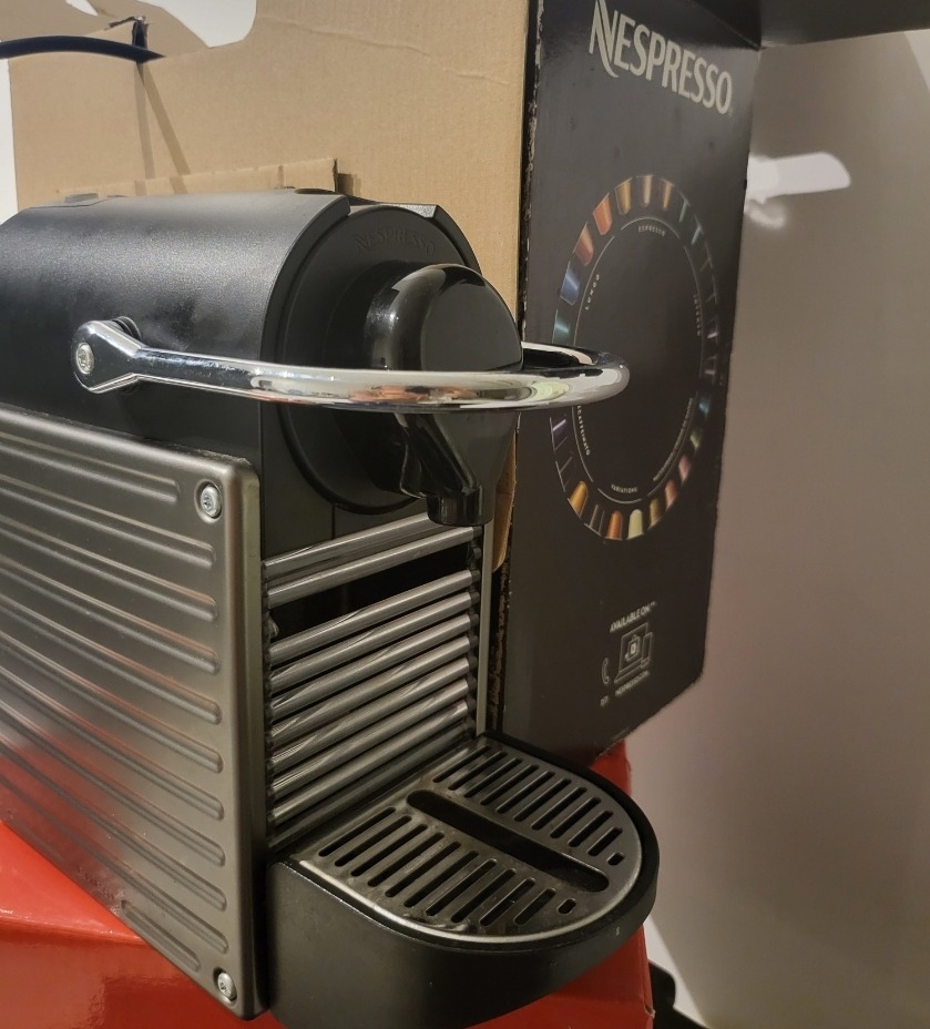 Nespresso pixie + cup set + cleaning kit, TV & Home Appliances, Kitchen ...