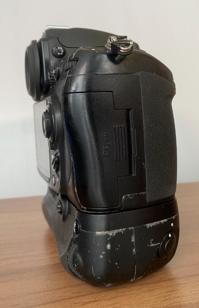 Nikon D700 with battery grip, Photography, Cameras on Carousell
